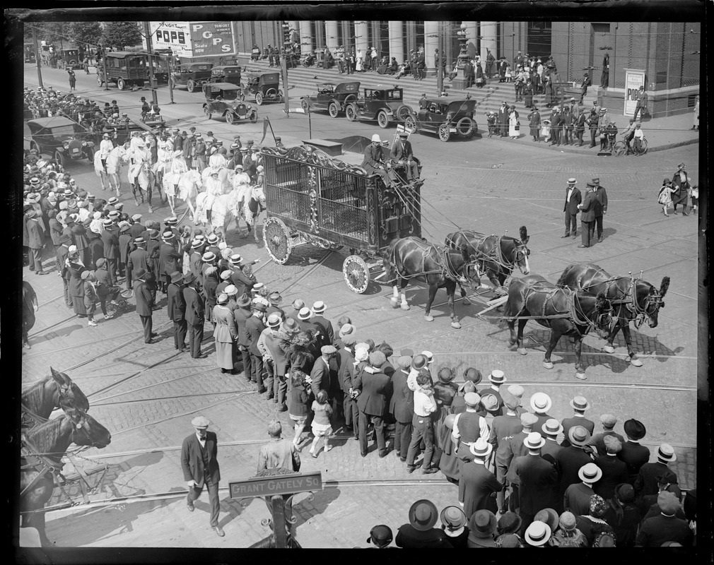 Circus parade on Massachusetts Ave. at Symphony Hall - Digital Commonwealth