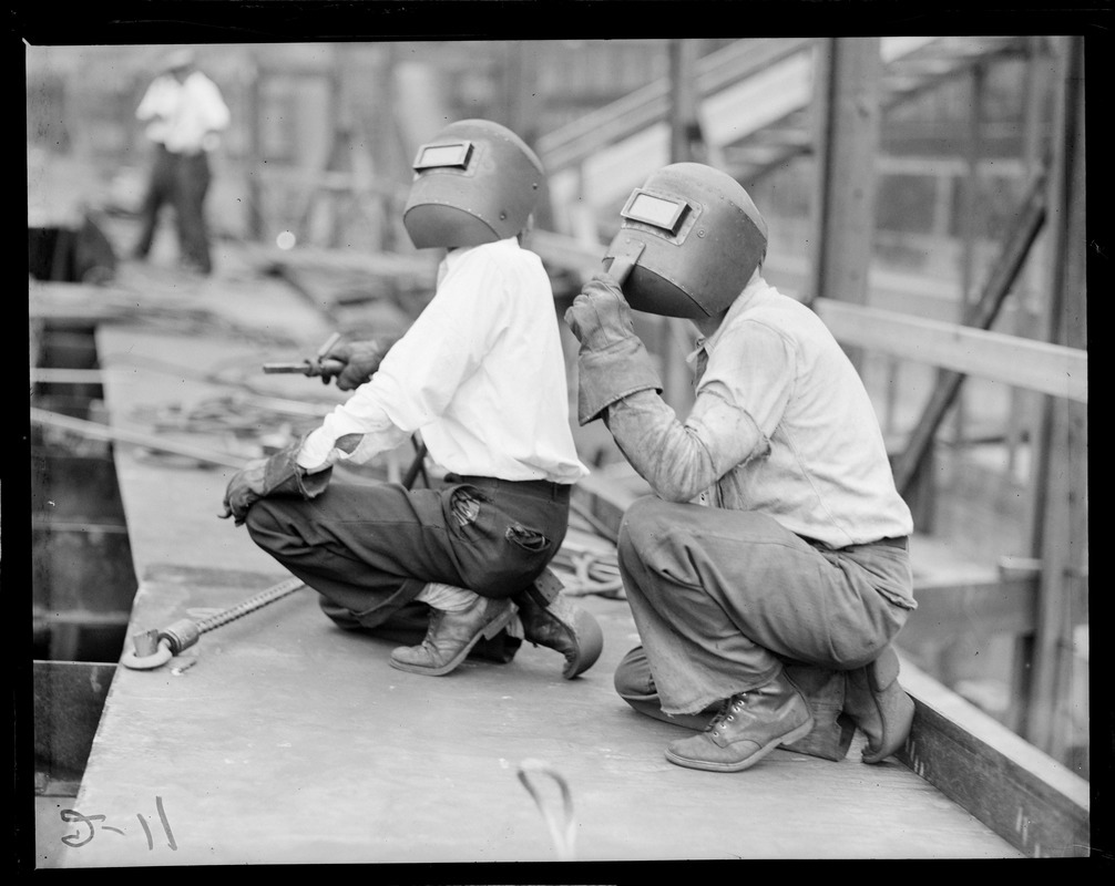 Eclipse watchers equipped with welding masks - Digital Commonwealth