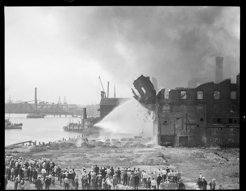 Chelsea four alarm fire - Digital Commonwealth