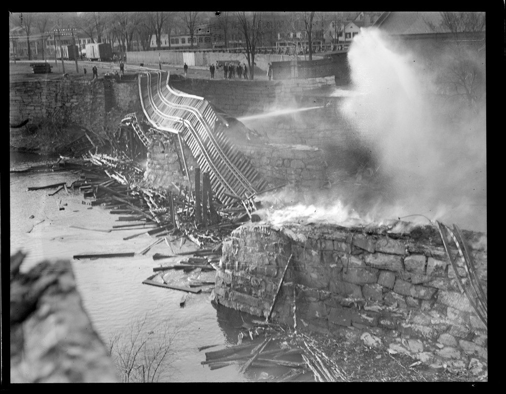 Railroad bridge destroyed in Nashua, N.H. fire - Digital Commonwealth