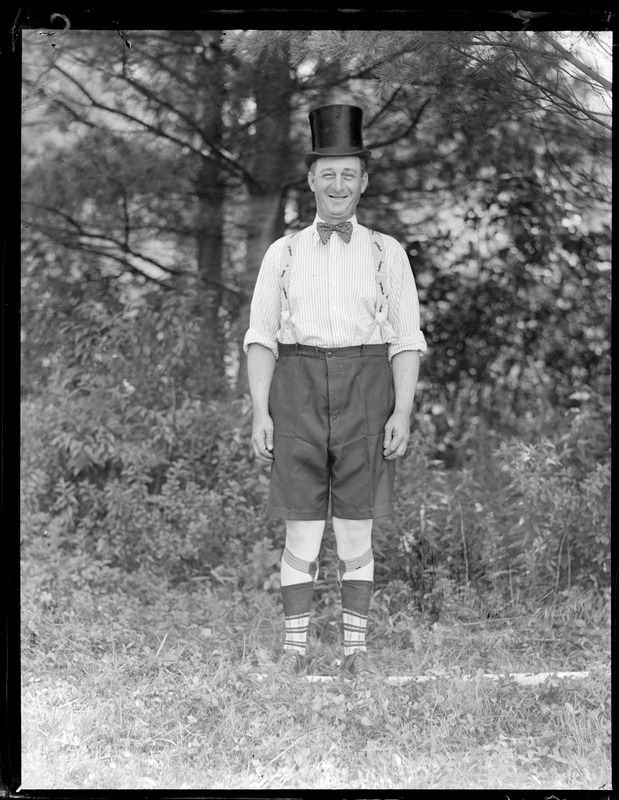 Prof. Leslie Jones in fashionable outfit, New London, Conn. - Digital ...