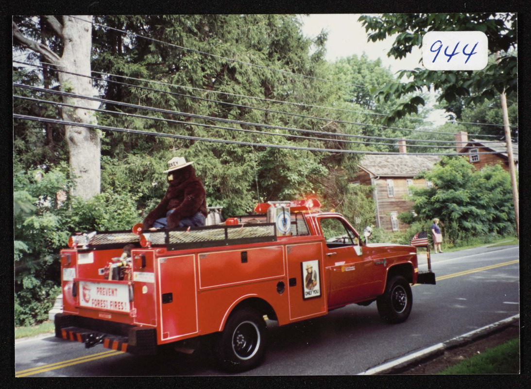 Bicentennial fireman's muster - Digital Commonwealth