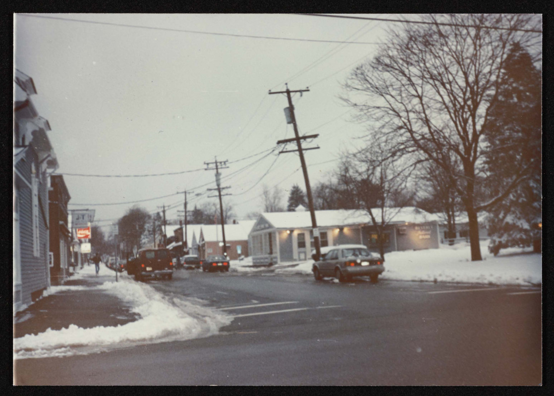 Looking up Railroad Ave., Hamilton, Mass. - Digital Commonwealth