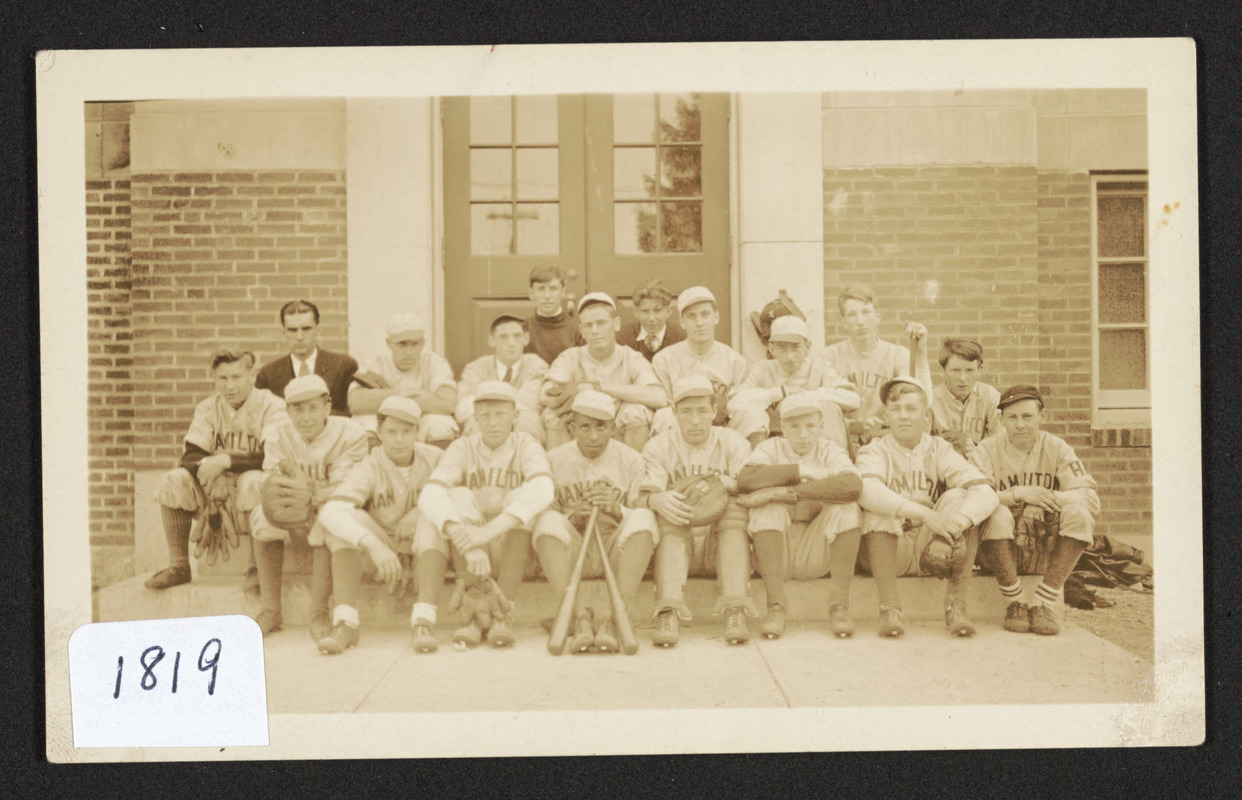 Hamilton Baseball Team - Digital Commonwealth