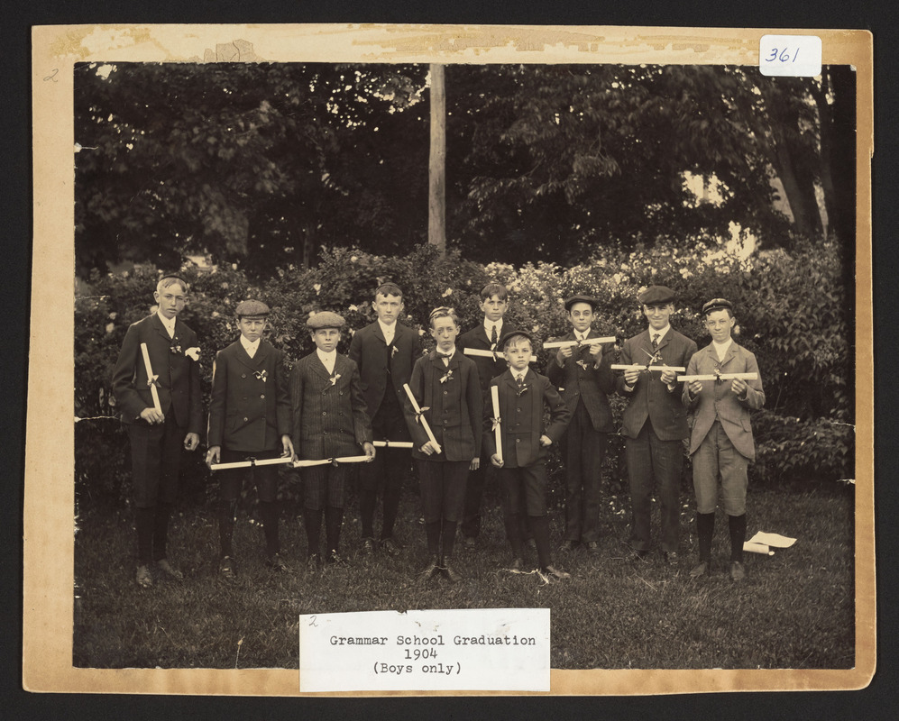 1904 Graduating Class, Hamilton Grammar School, North, on the town hall ...