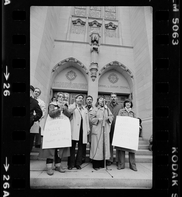 Boston University staff/faculty strike: Demonstrators at Marsh Chapel ...