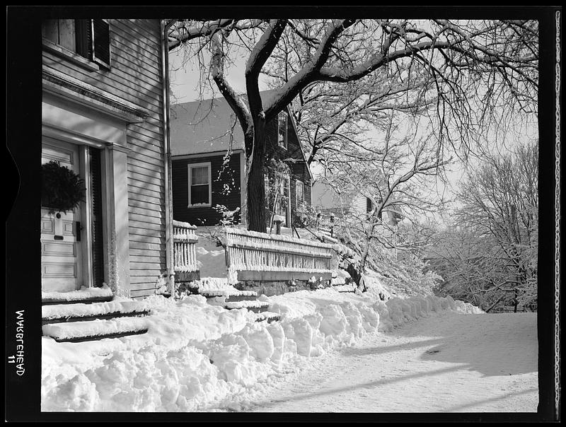 Marblehead, doorway, snow - Digital Commonwealth