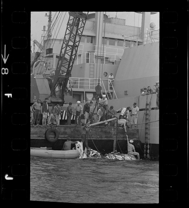 Recovery of research submarine Alvin at Menemsha Bight - Digital ...