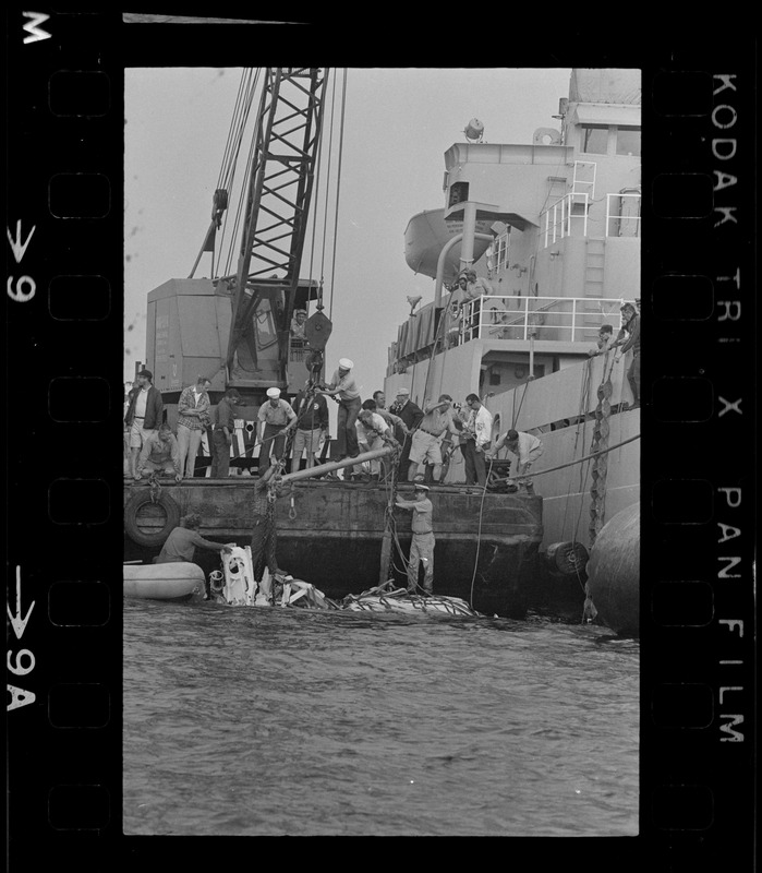 Recovery of research submarine Alvin at Menemsha Bight - Digital ...