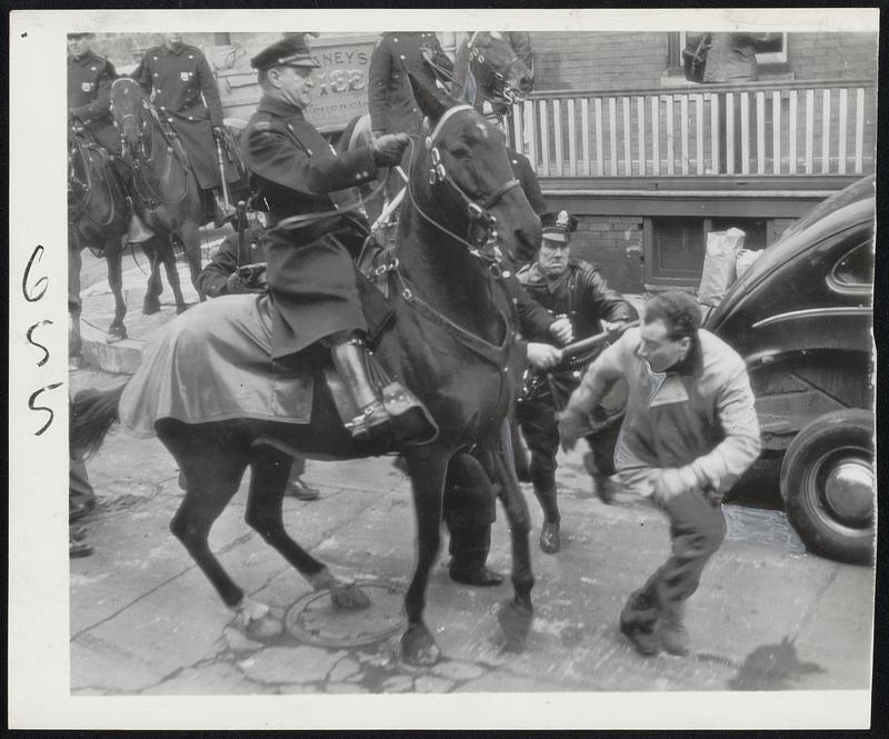 Fleeing Police -- An unidentified man flees police near Philadelphia ...