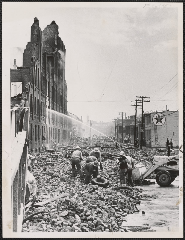 Cambridge Mass fire scene - Digital Commonwealth