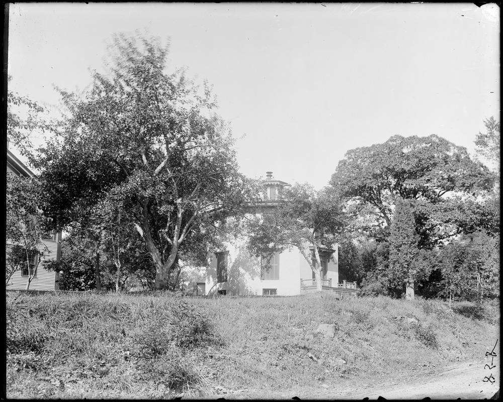 Danvers, Locust Street, Aaron Putnam house - Digital Commonwealth