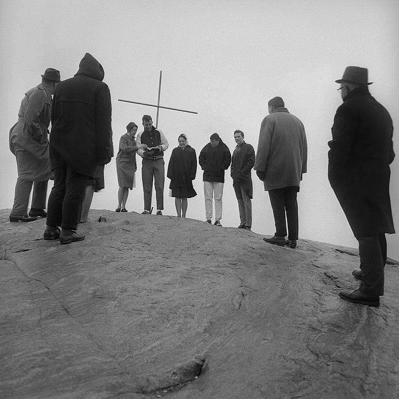 Easter sunrise service, Fort Phoenix, Fairhaven, MA - Digital Commonwealth