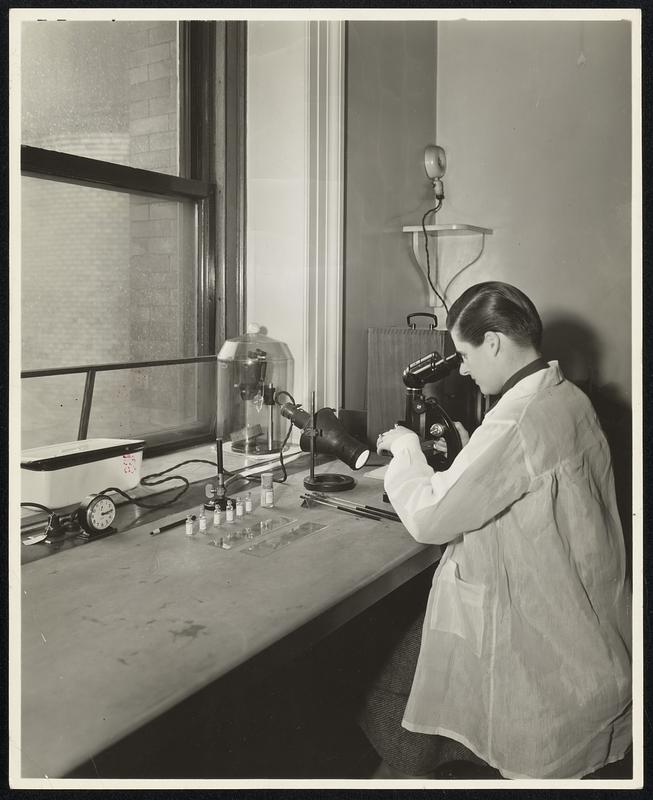 Typing pneumococci by the Neufeld method. - Digital Commonwealth