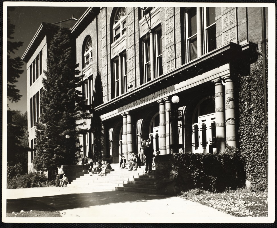 Thompson Hall exterior - Digital Commonwealth