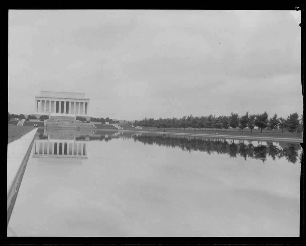 Lincoln Memorial in Reflecting Pool, Washington - Digital Commonwealth