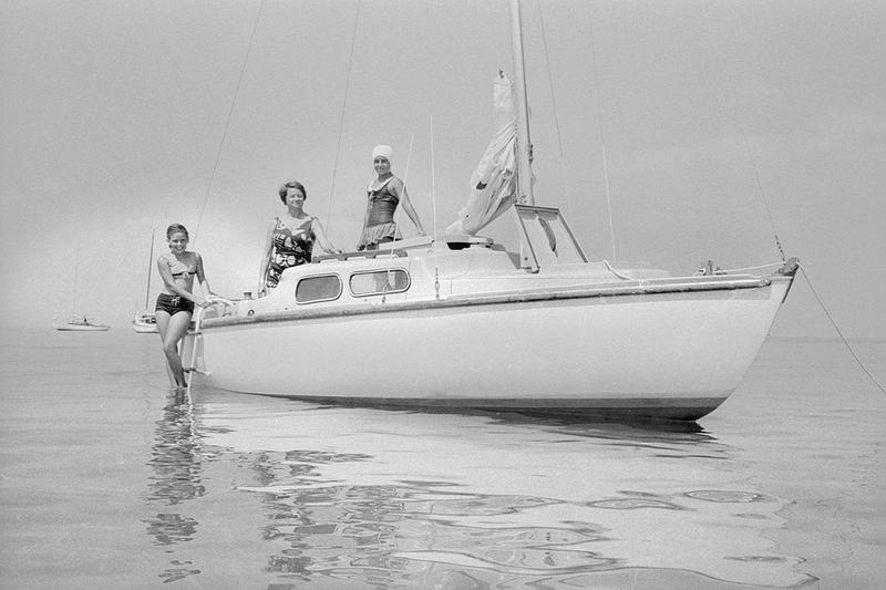 Sailboat Venture, Kettle Cove, Naushon Island - Digital Commonwealth