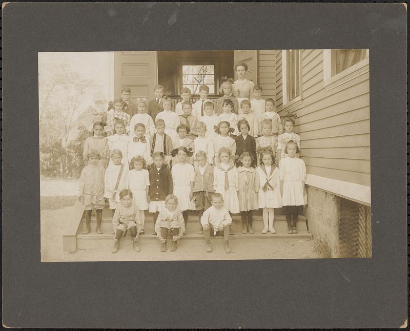 Class portrait of Miss Hutchinson's second grade class at the High ...