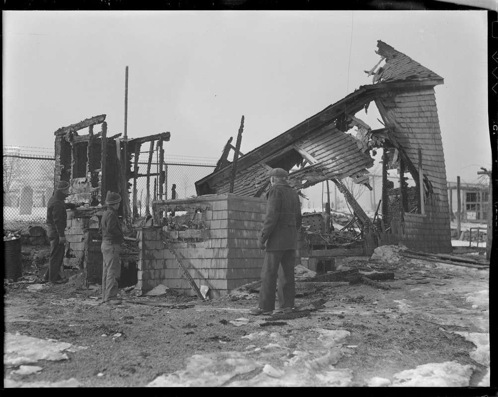 Small building demolished by fire - Digital Commonwealth