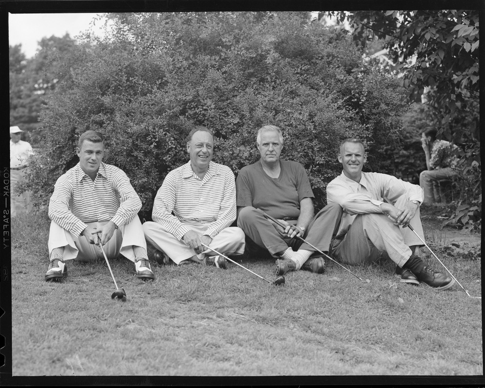 People: Friends of L. Jones on vacation - Digital Commonwealth