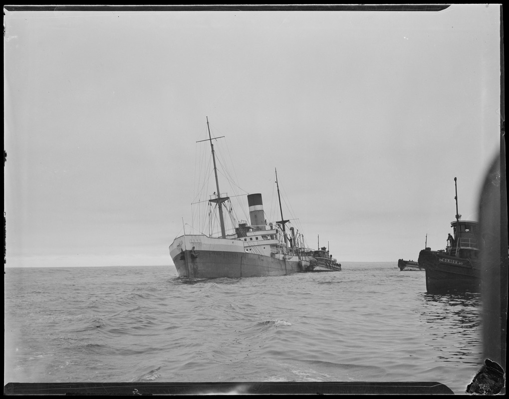 SS City of Salisbury breaks in half in Boston Harbor - Digital Commonwealth