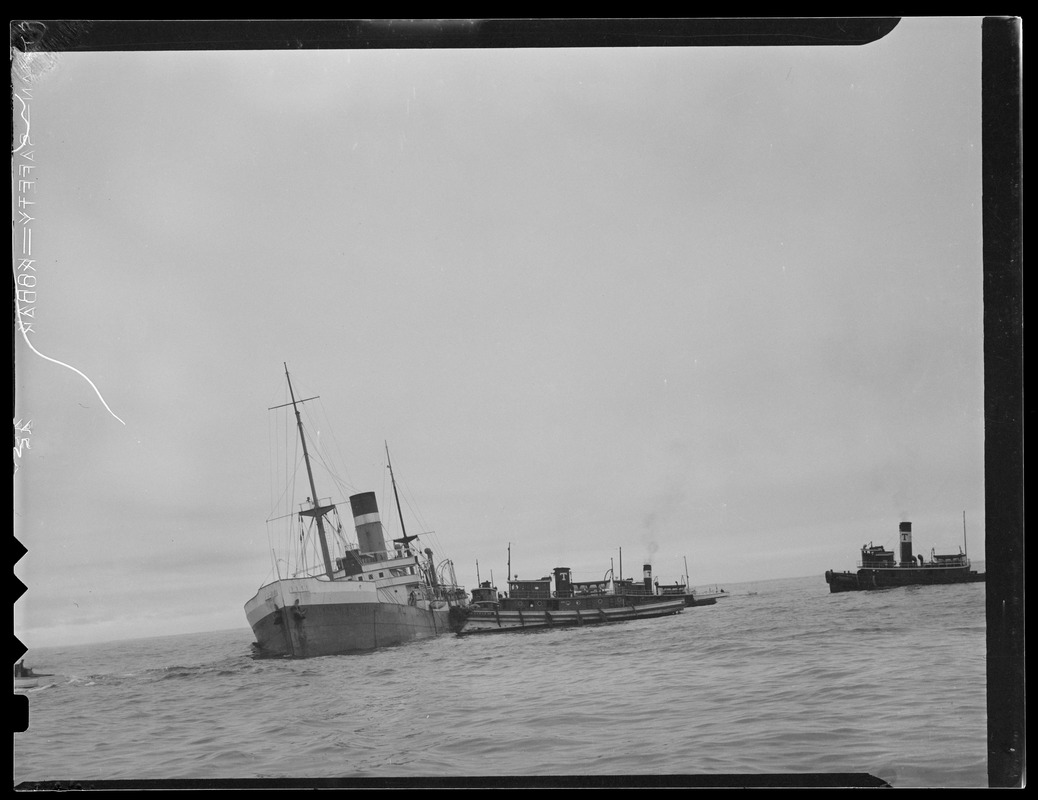 SS City of Salisbury breaks in half in Boston Harbor - Digital Commonwealth