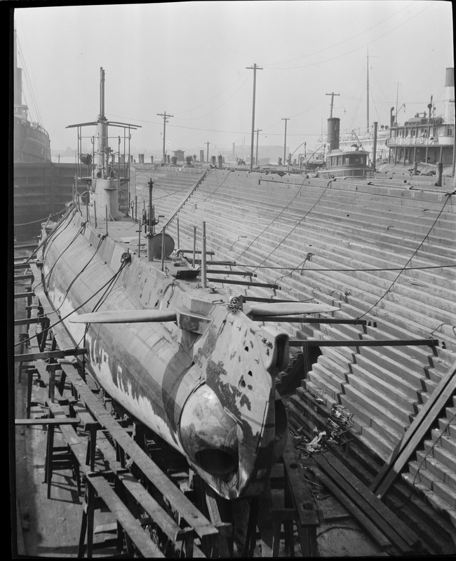 US sub in navy yard dry dock - Digital Commonwealth