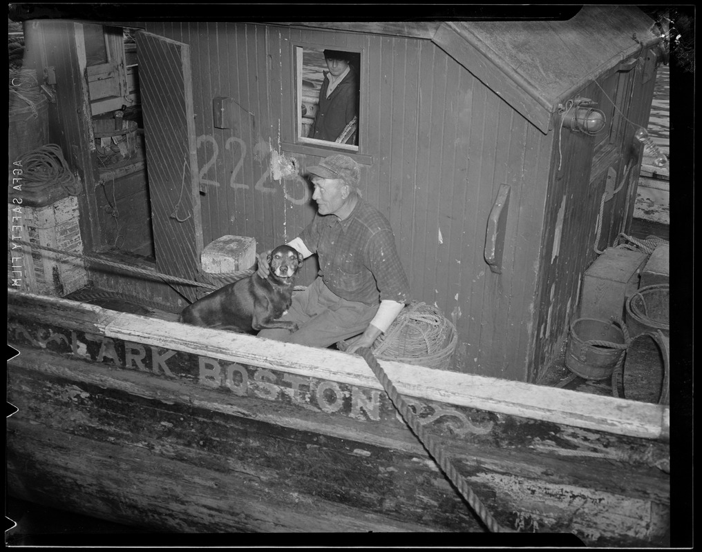 Fishing schooner "Lark" at fish pier - Digital Commonwealth
