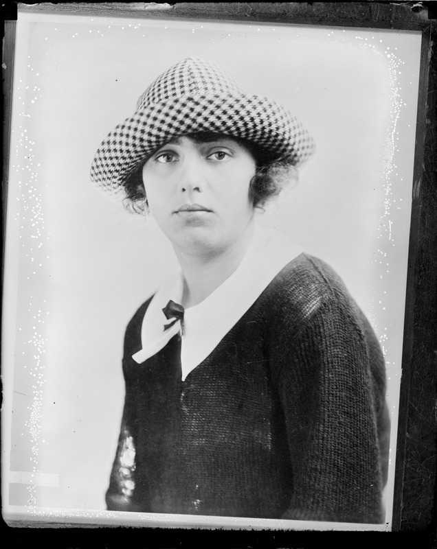 Glenna Collett, golf star - Digital Commonwealth