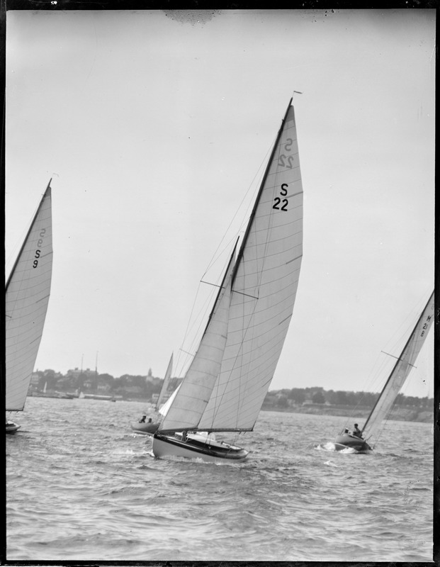 Yachts S-22, S-9 and M-21B off Marblehead - Digital Commonwealth