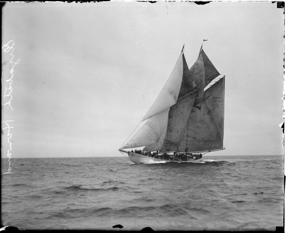 Fishing schooner Elizabeth Howard - Digital Commonwealth