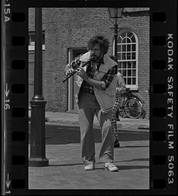 Market Square musician - Digital Commonwealth