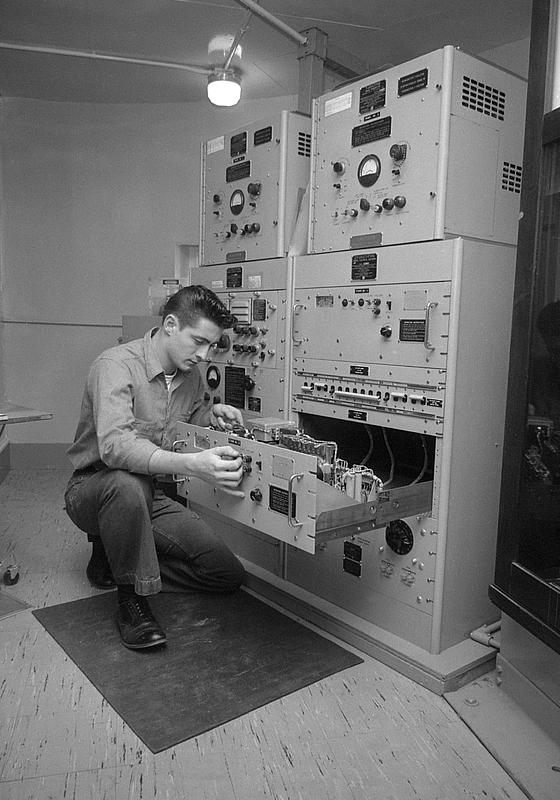 Butler Flats Lighthouse, New Bedford - Digital Commonwealth