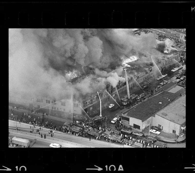 Old Boston Market burns, downtown Boston - Digital Commonwealth