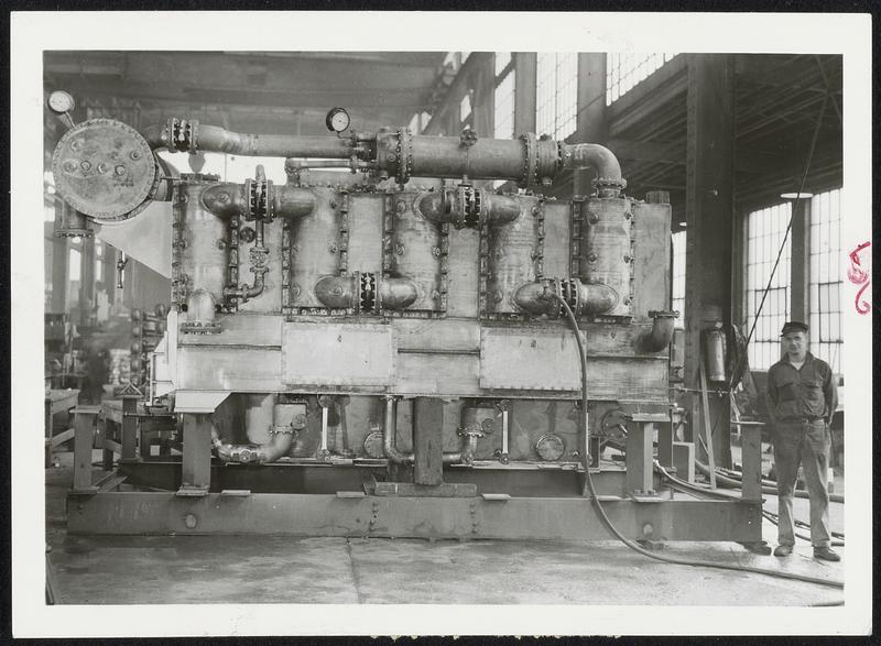 Biggest flash type distilling plant, for producing fresh water from sea ...