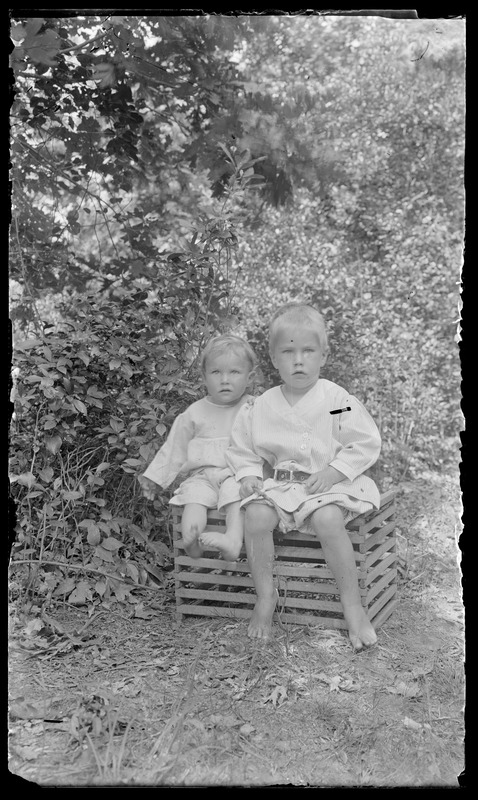 2 sm. children - Digital Commonwealth