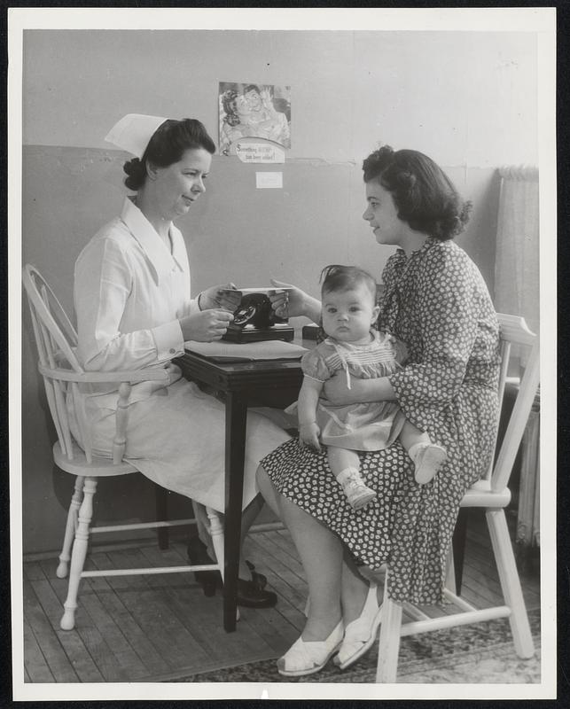 Infant Feeding Service Organized. Chicago- Mrs. Jeanette Casiello with ...