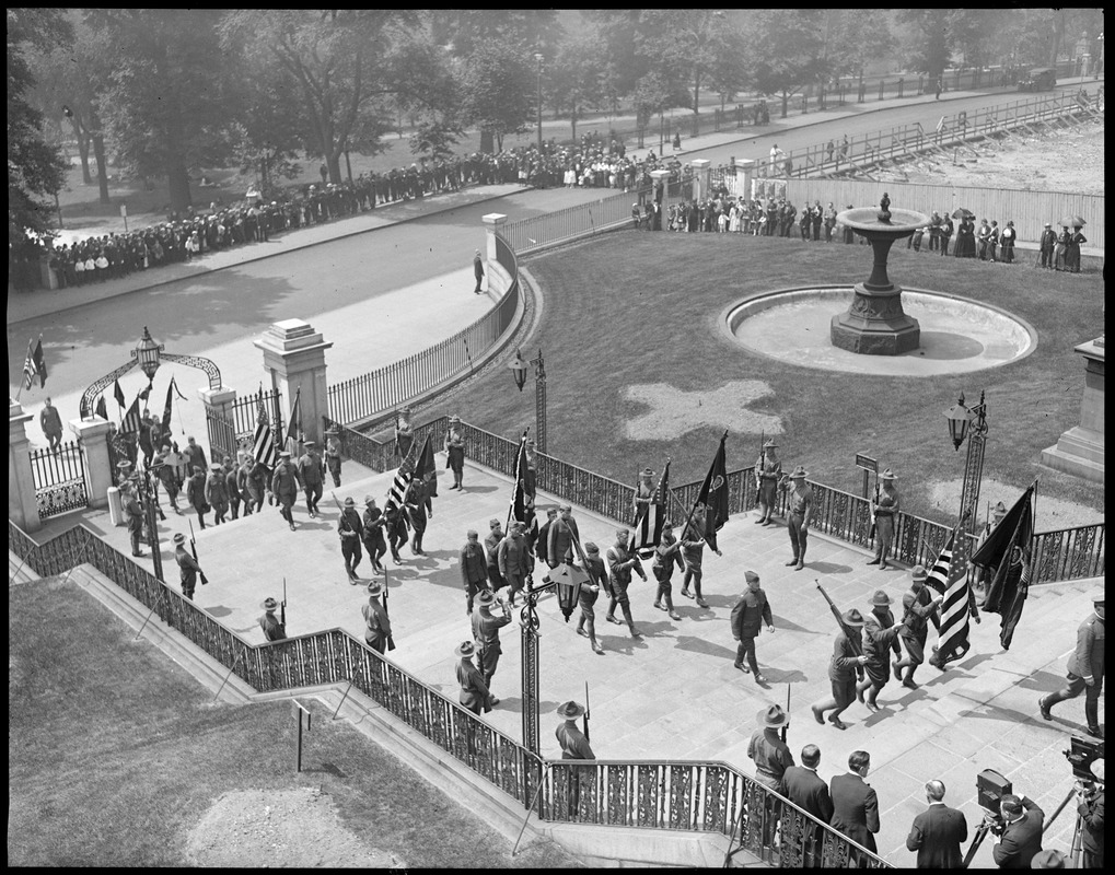 Yankee Division procession up State House steps to put battle-scarred ...