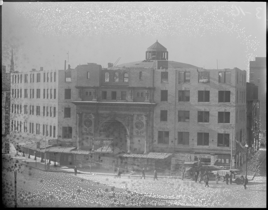 Castle Square Theater & Hotel being torn down - Digital Commonwealth