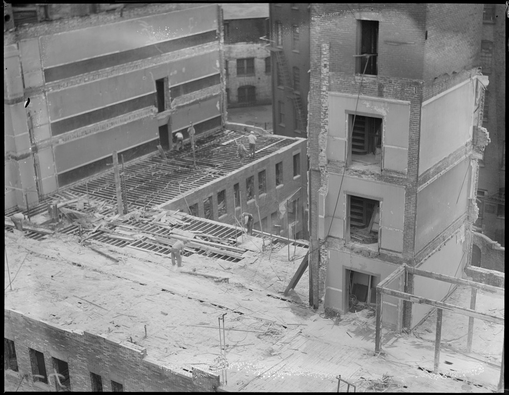 Castle Square Hotel comes down - Digital Commonwealth