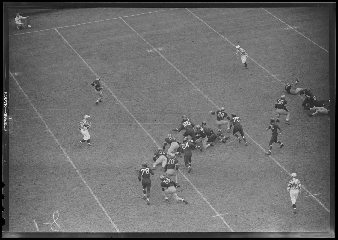 No. 31 recovers ball for Harvard at end of 1st quarter, Army vs ...