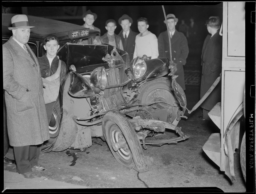 Taxi hit by trolley in Roxbury - Digital Commonwealth