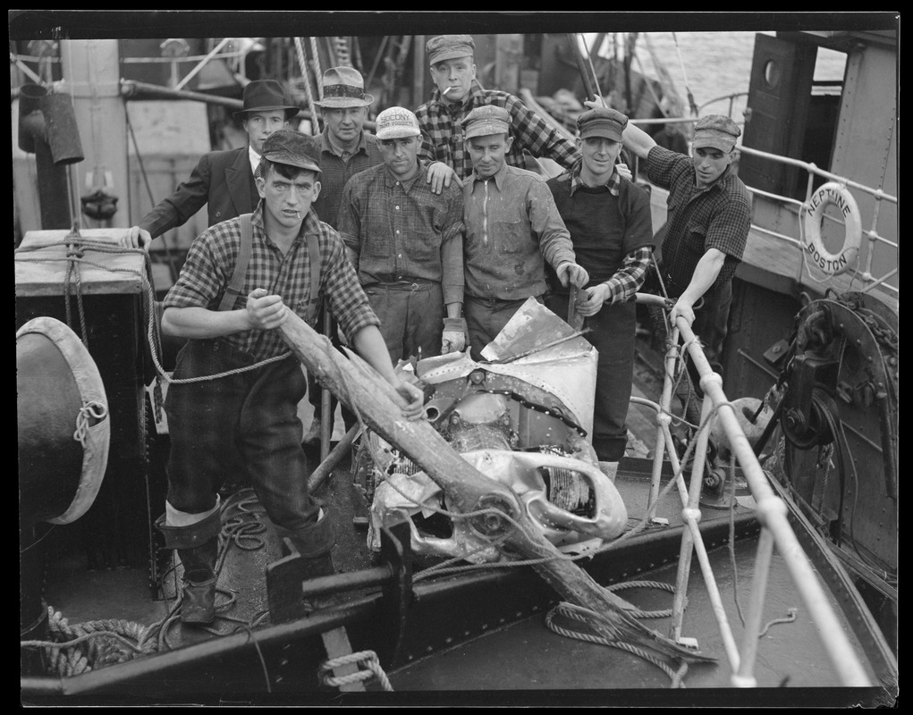 Maritime: Adm. Byrd's ship Bear coming into Boston - Digital Commonwealth