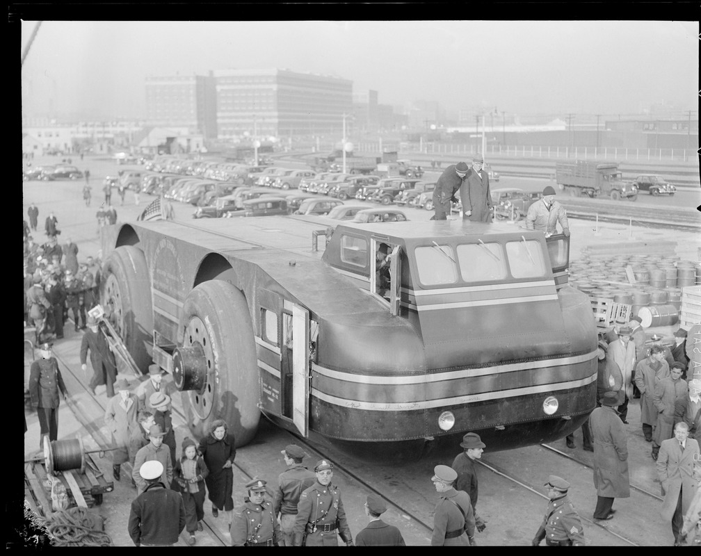 Transportation: Antarctic snow cruiser project - Digital Commonwealth