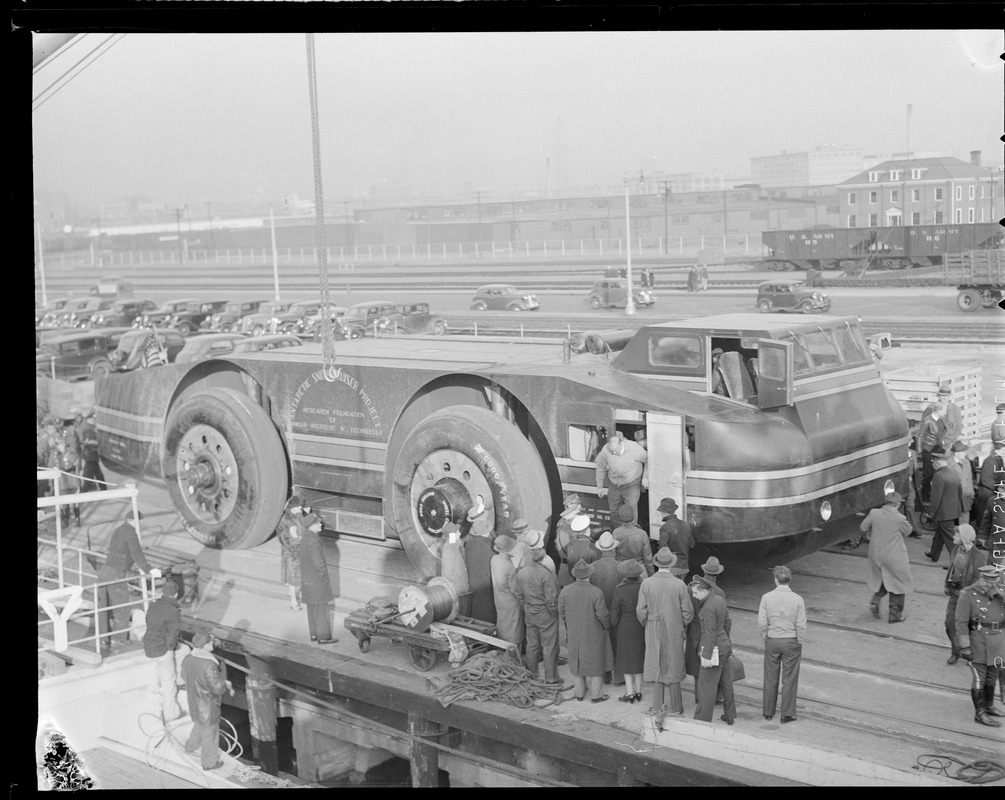 Transportation: Antarctic snow cruiser project - Digital Commonwealth