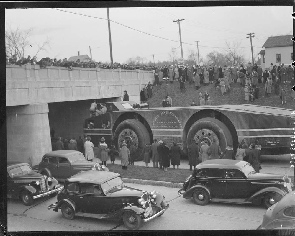 Transportation: Antarctic snow cruiser project - Digital Commonwealth