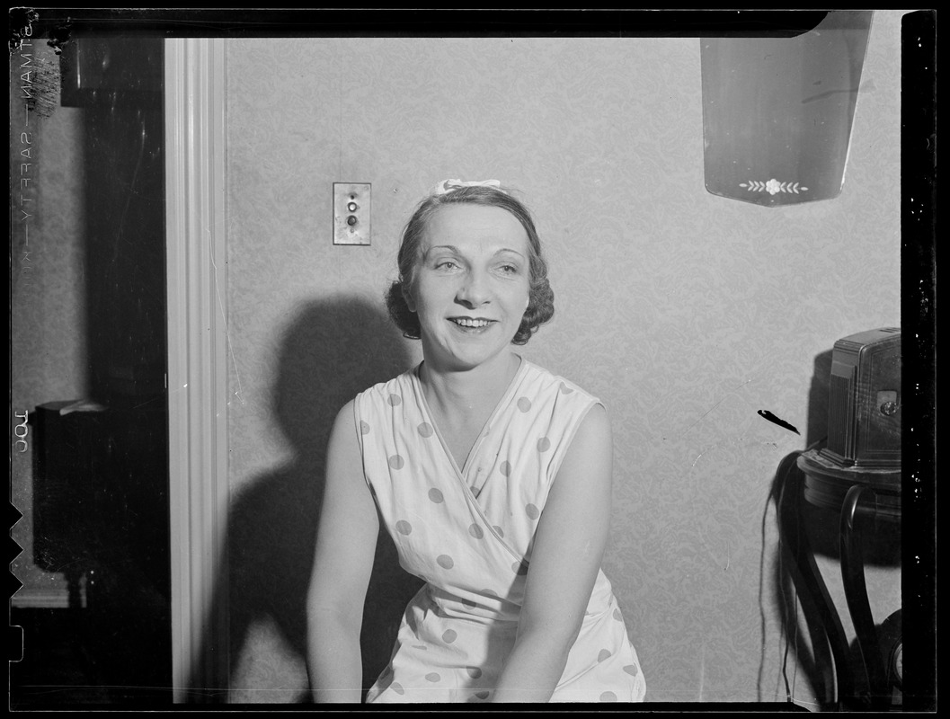 Isabel Murphy, friend of Grayce Asquith - Digital Commonwealth