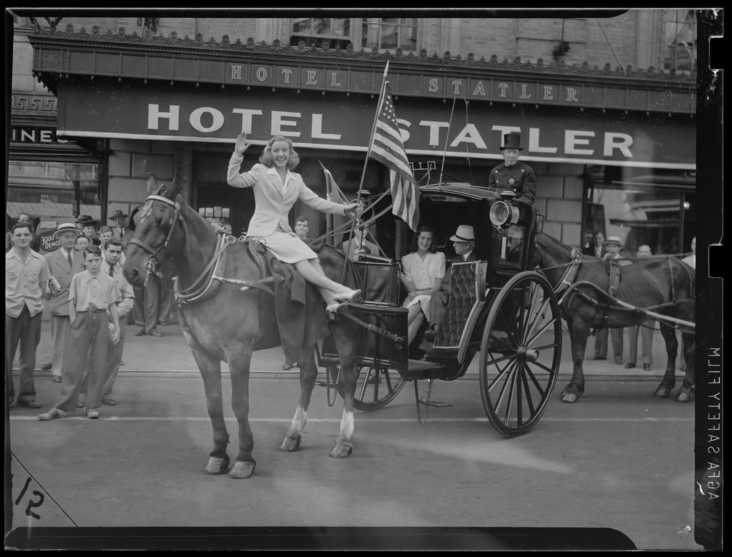United Nations War Relief Cavalcade - starting from the Hotel Statler ...