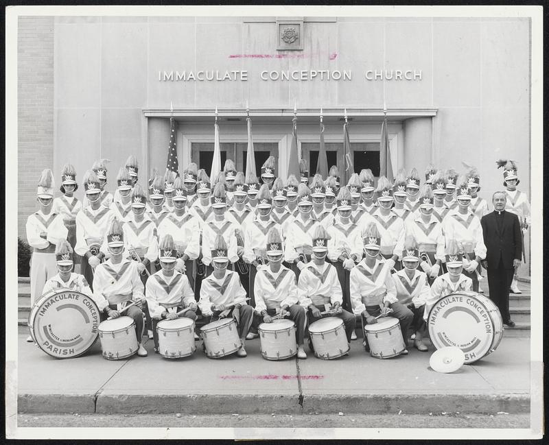 Immaculate Conception Queensmen drum and bugle corps of Winchester ...
