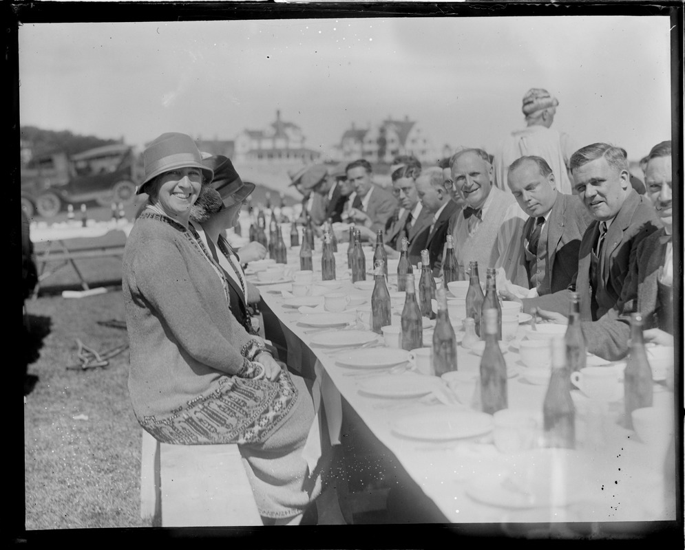 Gov. and Mrs. Fuller entertain vets at Rye Beach, N.H. - Digital ...